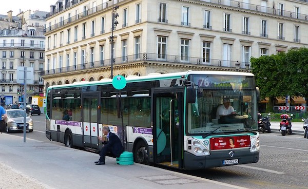 Paris: 7 public buses that are great for cheapo sightseeing | EuroCheapo